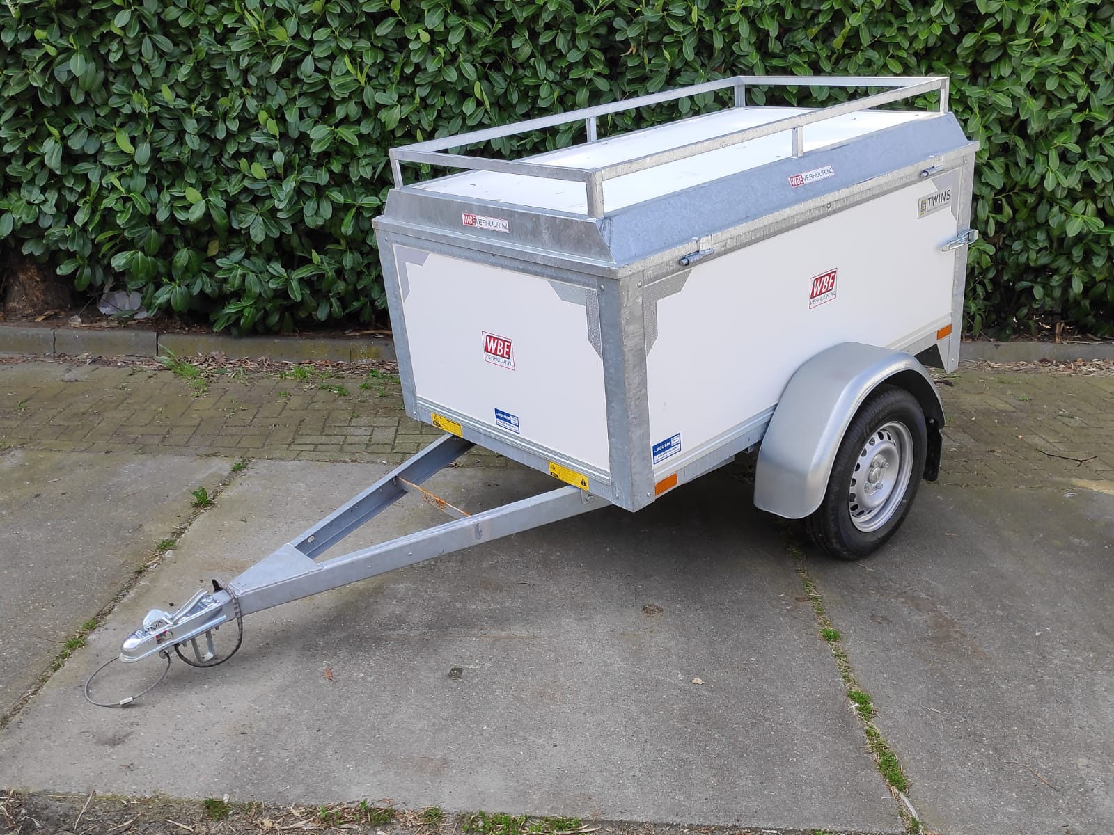 wbeverhuur.nl | John Deere JCB Gator verhuur | Aanhangwagens