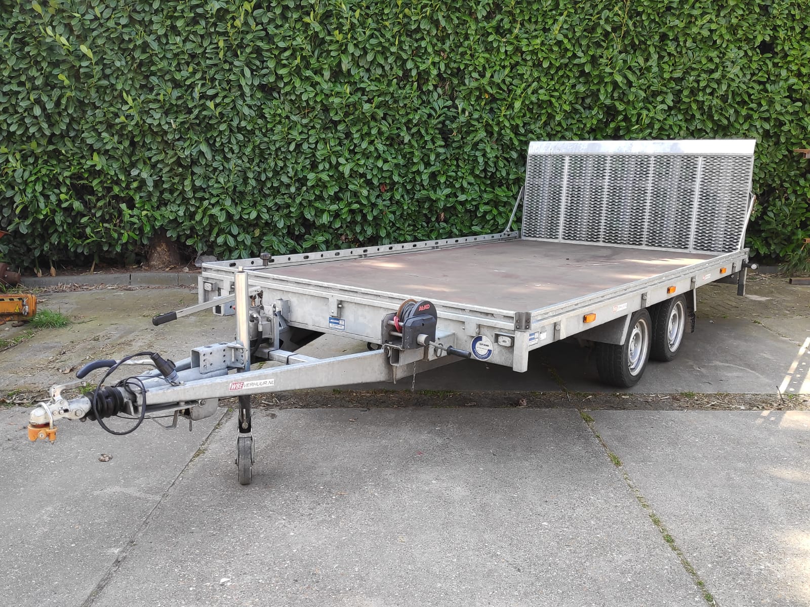 wbeverhuur.nl | John Deere JCB Gator verhuur | Aanhangwagens